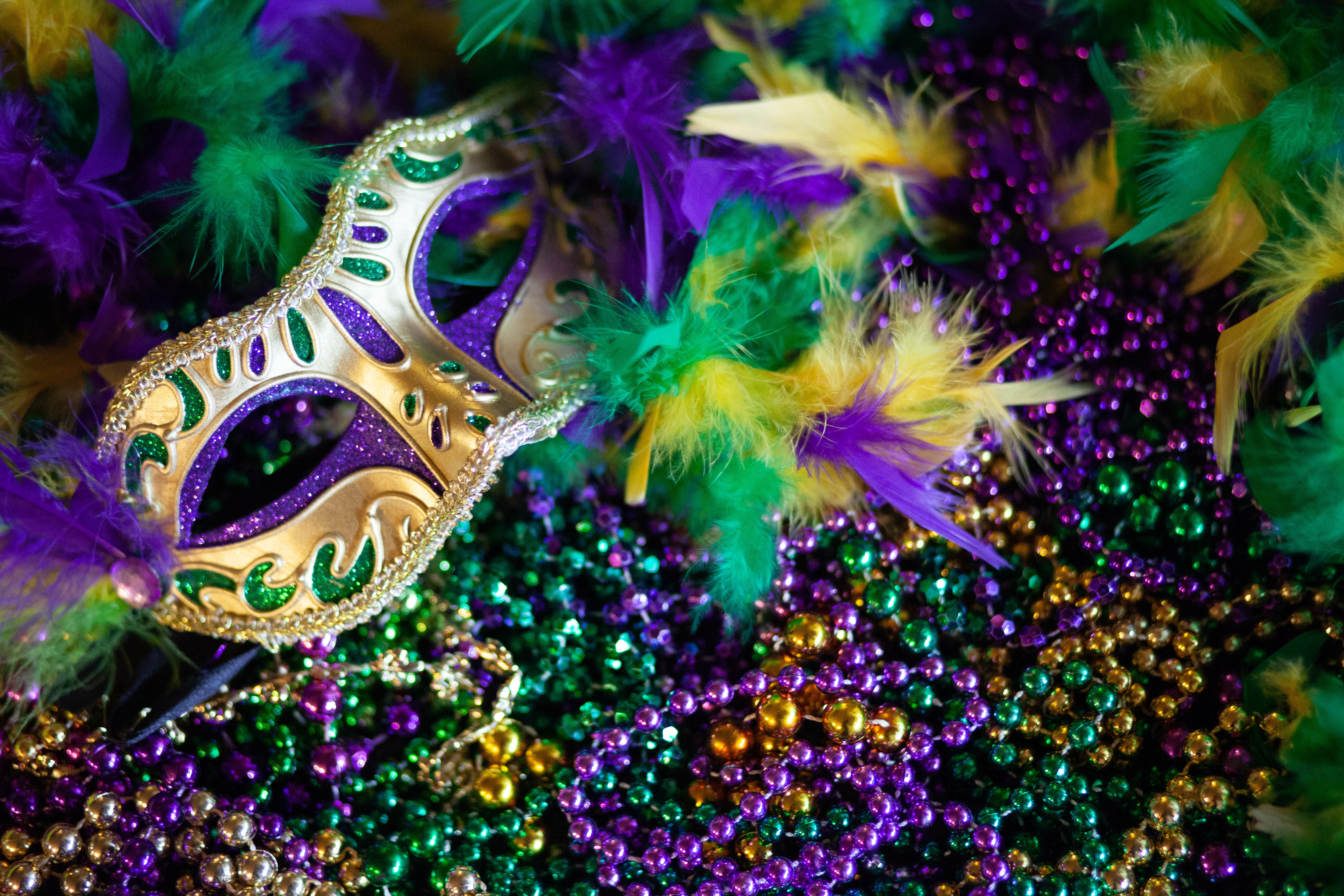 Mardi Gras Feather Collection – Eskay Feathers